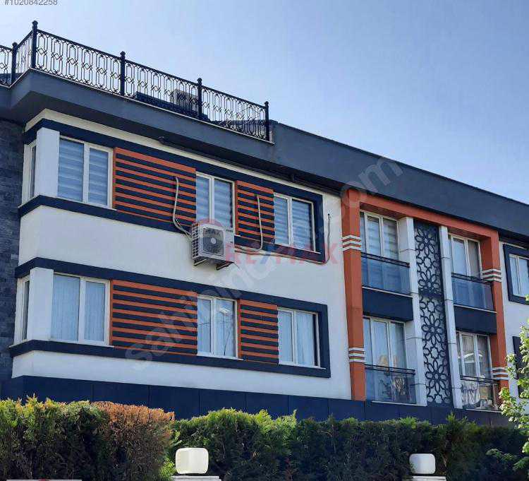 TUZLA POSTANE MAHALLESİ LÜX SİTE İÇİNDE KONAK TADINDA SATILIK 3+1