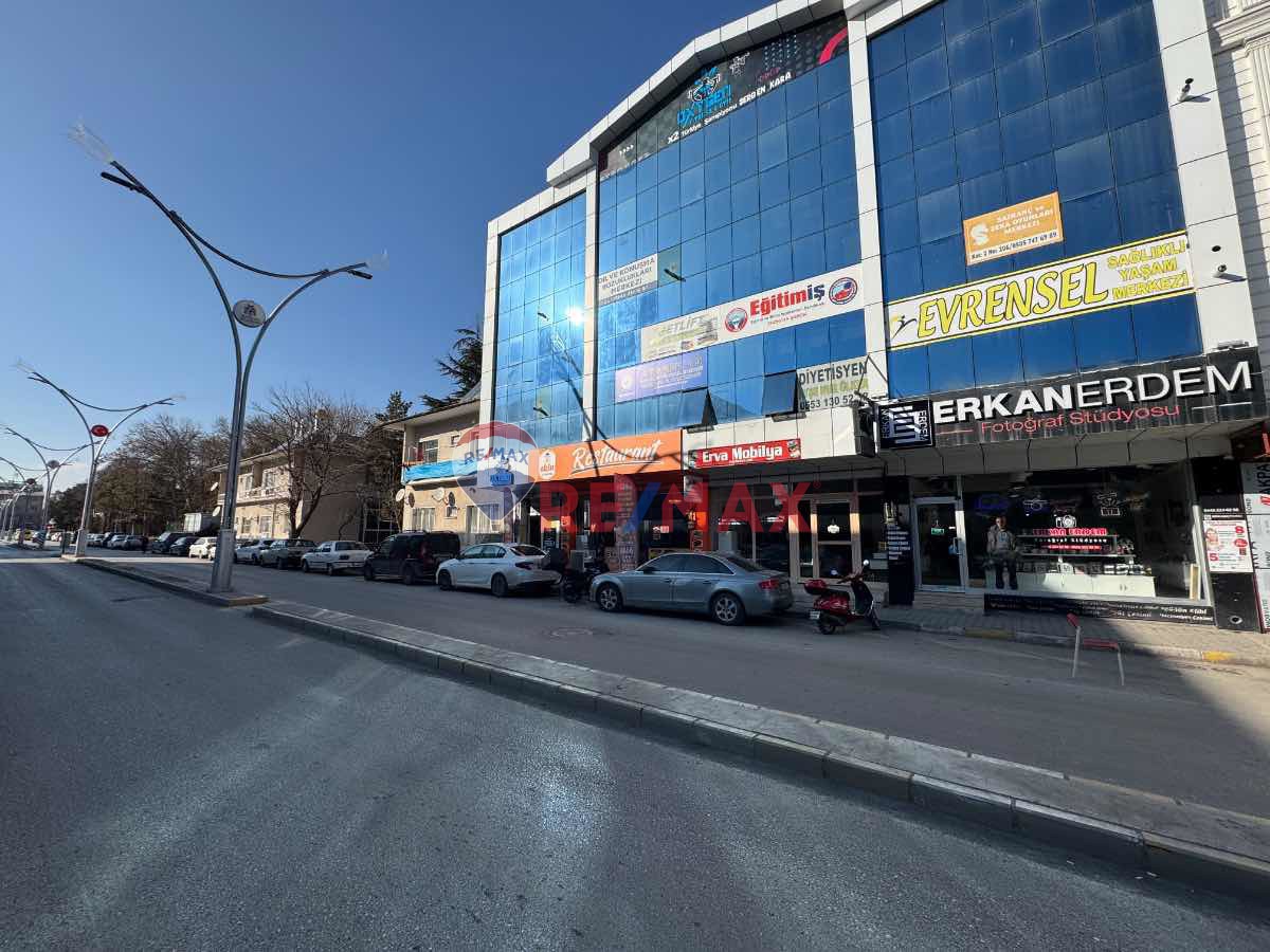 REMAX DEM'DEN ATATÜRK MAHALLESİNDE KİRALIK OFİS