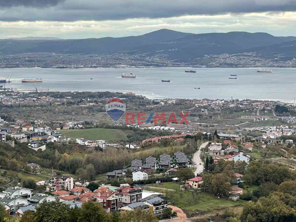 BAŞİSKELE BARBAROS MAH.DENİZ MANZARALI 330 M2 VİLLA İMARLI SATILIK ARSA