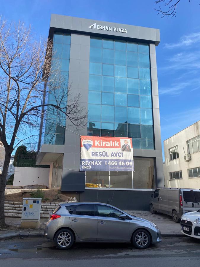 ÜMRANİYE KÜRKÇÜLER CADDESİ ÜZERİNDE KİRALIK PLAZA KATLARI
