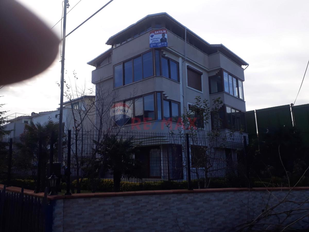 KUMSALA YAKIN MÜSTAKİL 3 KATLI AİLE APARMANI KOMPE SATILIK