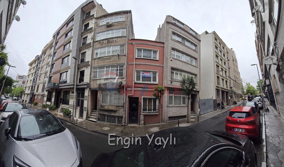 BOMONTİ ADA YANINDA 18,50İMARLI 3 KATLI 100M2 ARSALI FIRSAT BİNA