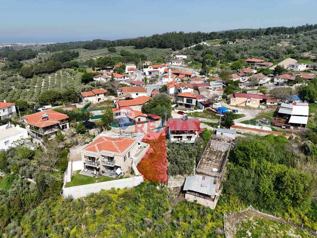 KUŞADASI CAFERLİ'DE DOĞA MANZARALI İMARLI ARSA