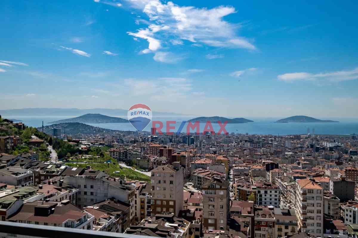 TABLO ADALAR'DA DENİZ MANZARALI BALKONLU SATILIK 2+1 DAİRE