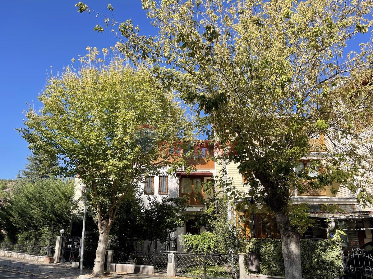 KORU MAHALLESİ YEŞİLKENT SİTESİ SATILIK 4+1 VİLLA