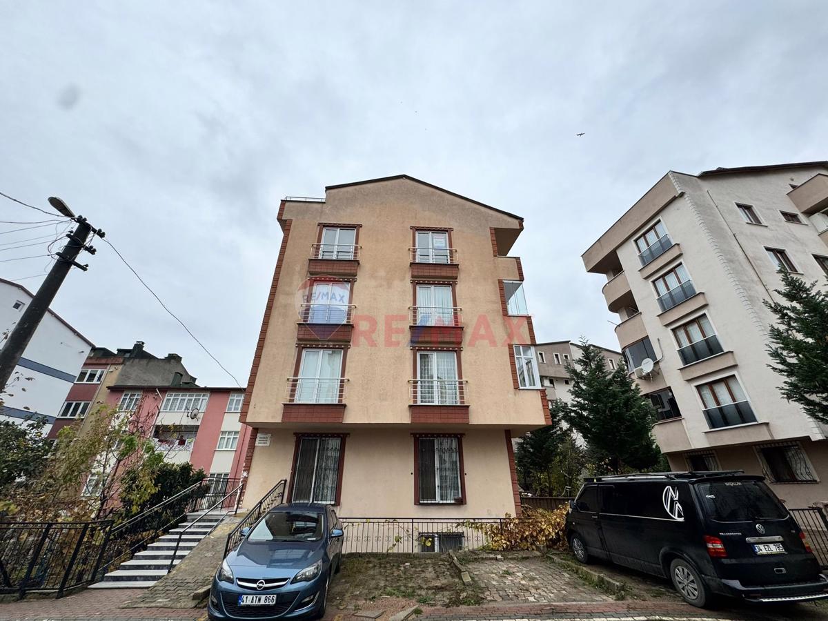 ÇAYIROVA ÖZGÜRLÜK MAH. 5+1 SATILIK DUBLEKS