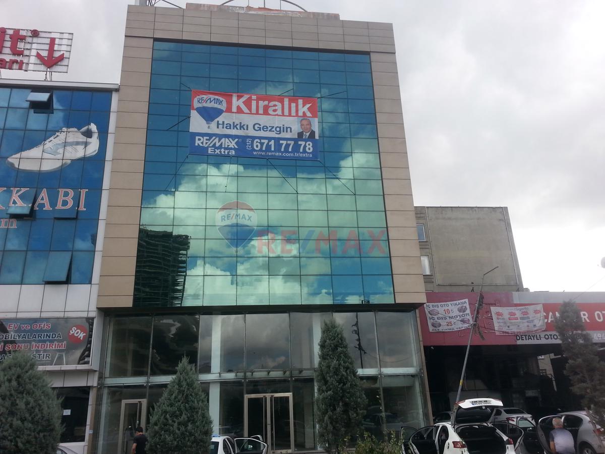 KİRALIK MALL OF İSTANBUL , TEM CEPHELİ PLAZA KATLARI