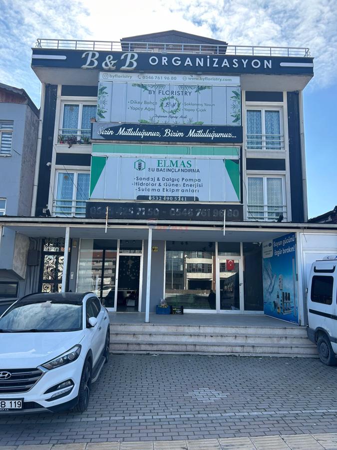 Remax Palas'tan Kartepe İstasyon Mah. E5 Cephe Kiralık Dükkan