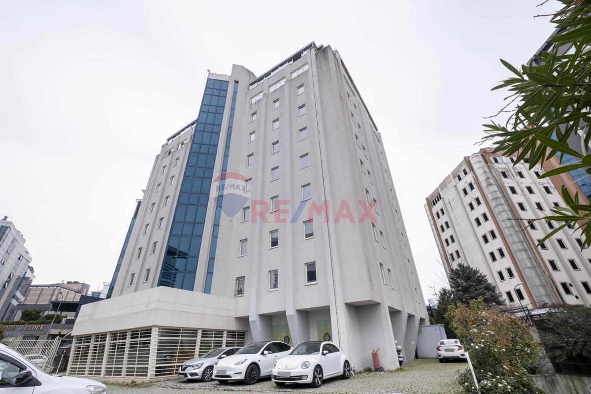 KAVACIK PLAZALAR BÖLGESİNDE TAŞINMAYA HAZIR KİRALIK PLAZA KATLARI