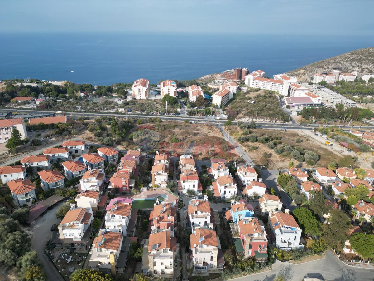 SATILIK 5+2 vİLLA KUŞADASI